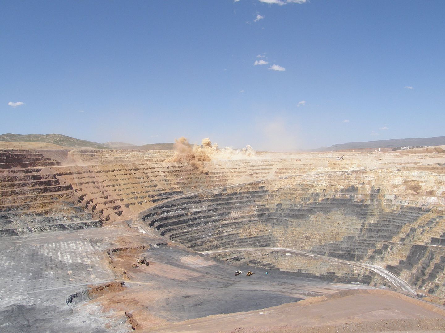 Open-pit mines can’t trigger earthquakes: MGB – Philippine Canadian ...