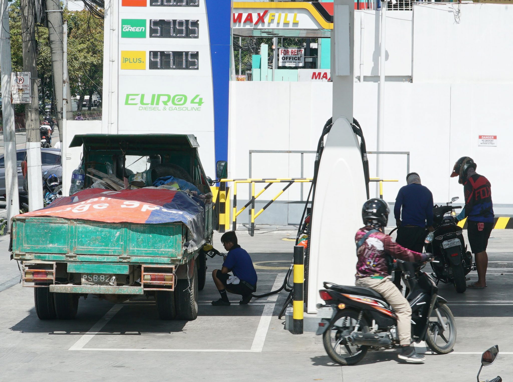 Gasoline prices down; diesel, kerosene up Nov. 5 – Philippine Canadian ...