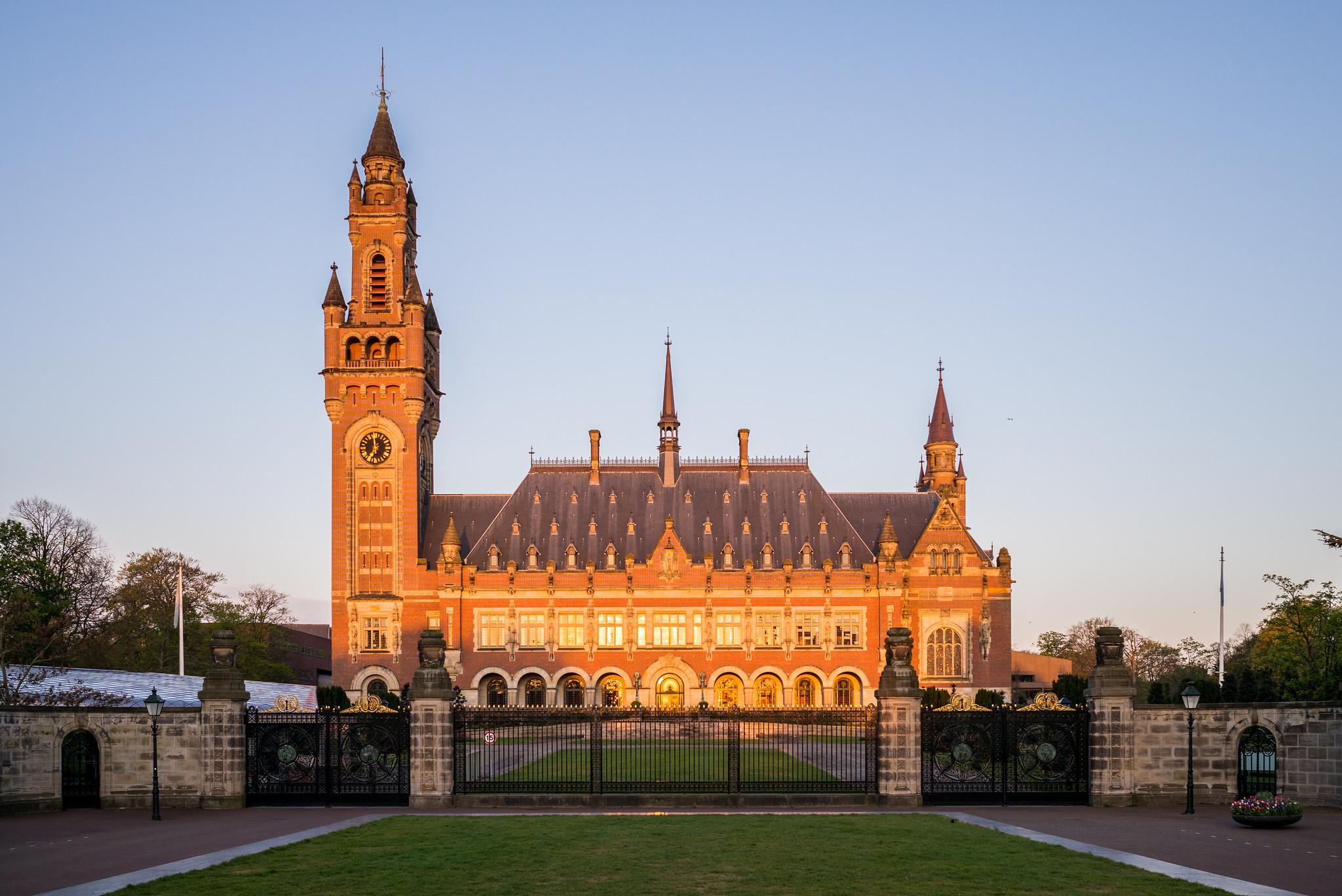 What enforcement power does the International Court of Justice have in ...